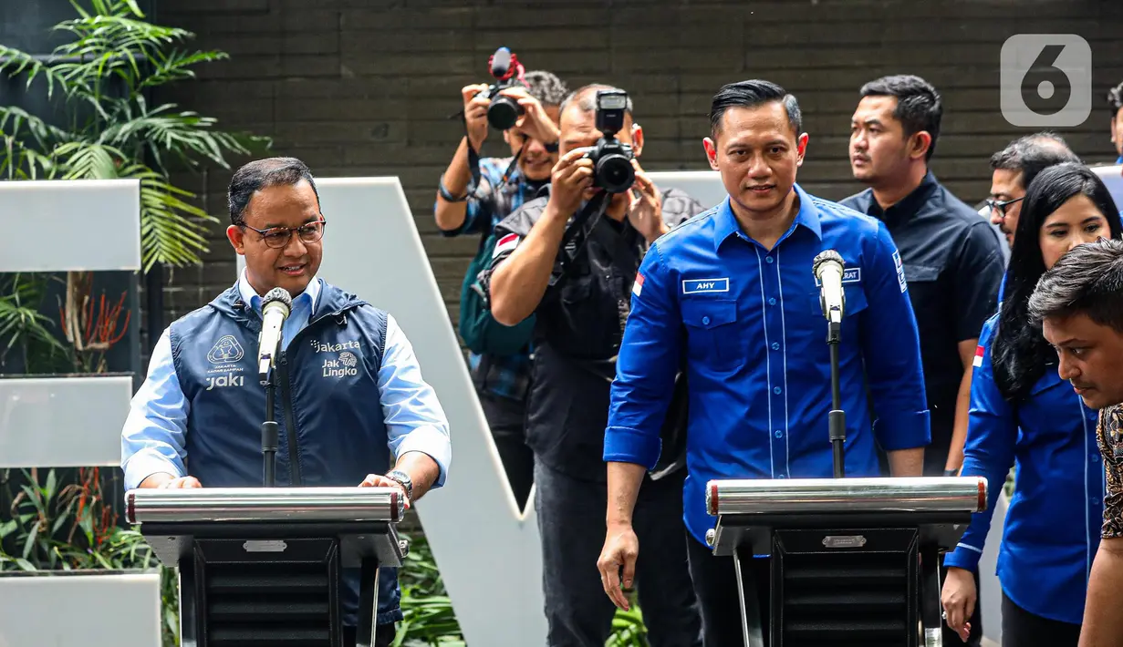 Senyum Anies Baswedan Saat Sambangi Markas Demokrat - Foto Liputan6.com