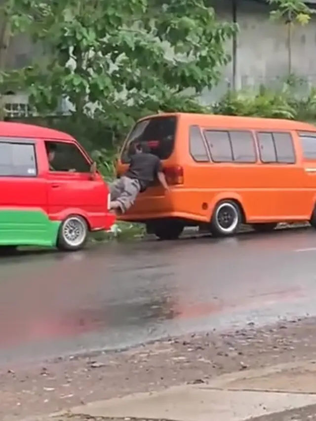 Jangan Coba-Coba, Cara Dorong Kendaraan Mogok Ini Perlu Nyali Tinggi ...