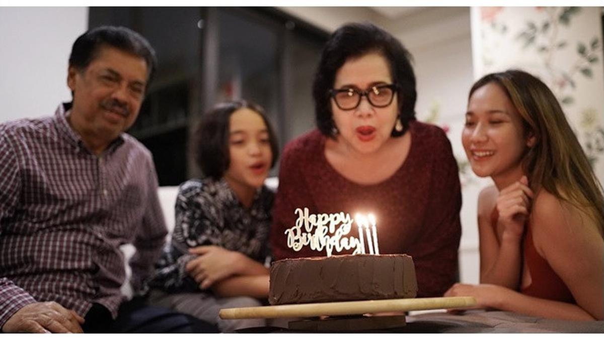 6 Momen Ulang Tahun Ibunda Bunga Citra Lestari, Dirayakan Sederhana