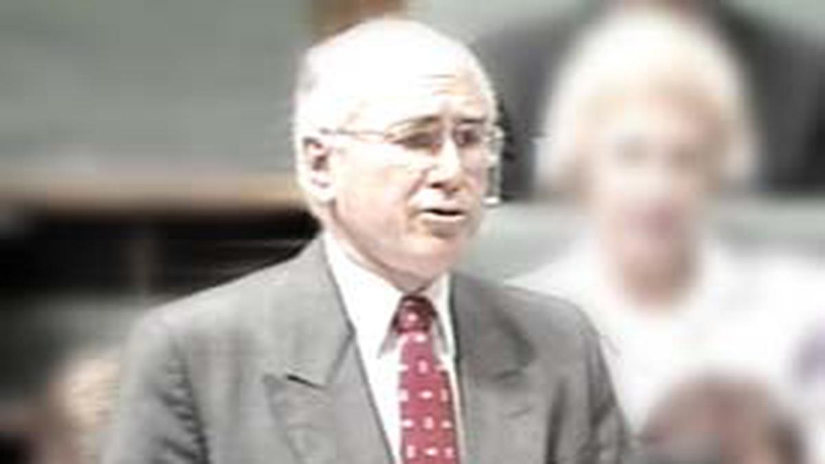 Howard Meralat Pernyataannya Sendiri