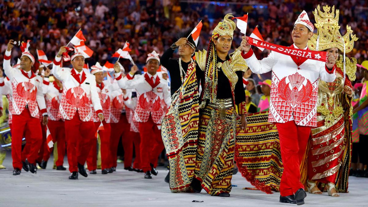 Banjir Pujian Kostum Kontingen Indonesia di Pembukaan Olimpiade