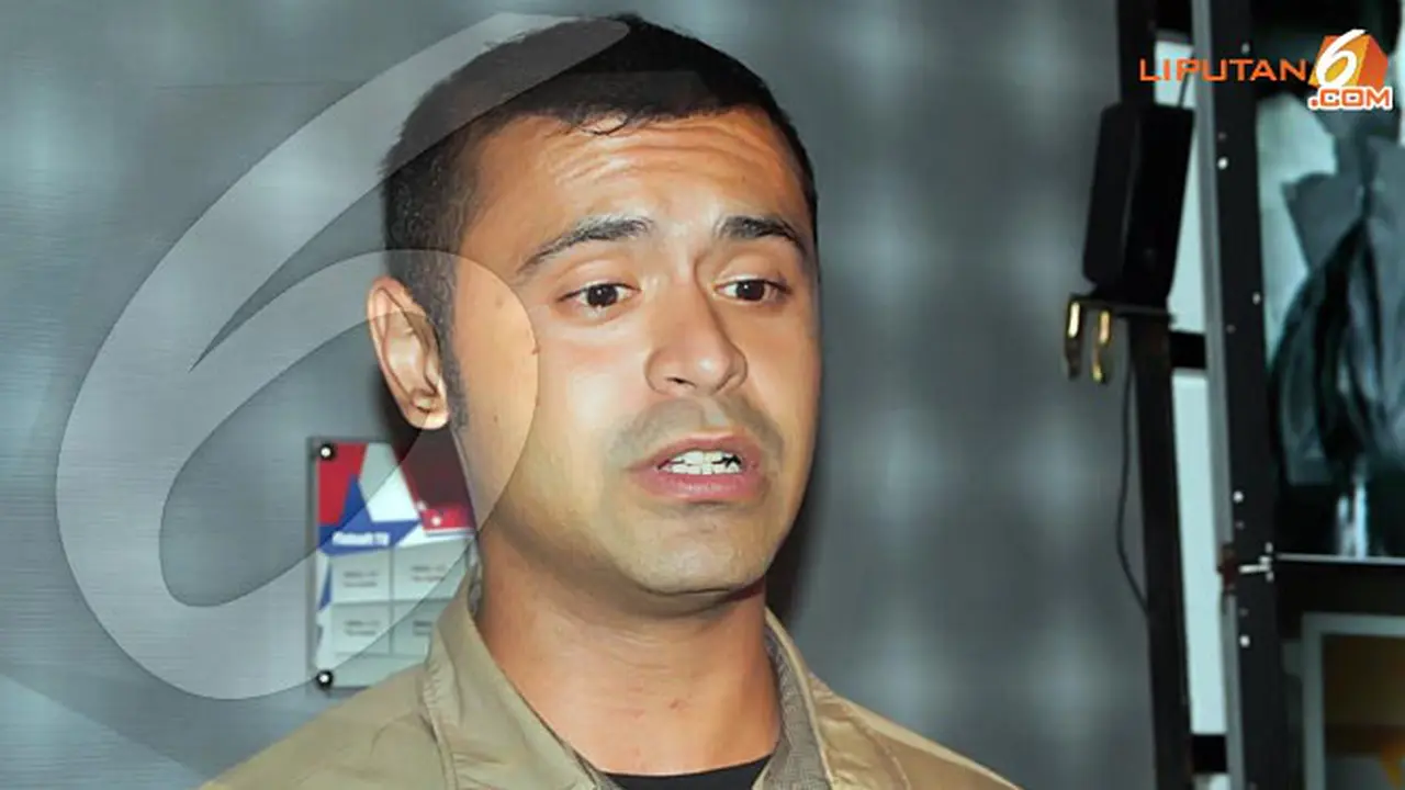 Syuting dengan Mickey Rourke, Mike Lucock Dicuekin - ShowBiz Liputan6.com