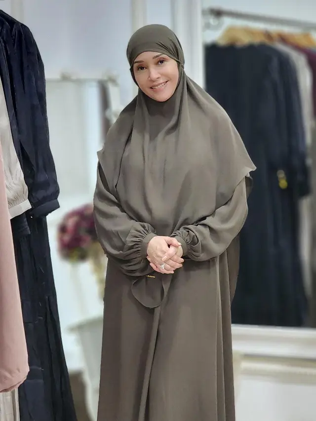 6 Tampilan Maia Estianty Berhijab Jelang Umrah, Netizen: Masyaallah Bunda Cantiknya ...