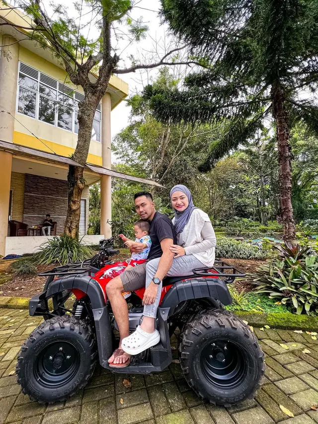 5 Potret Nathalie Holscher Dikabarkan CLBK dengan Mantan Pacar, Ajak Hadiri Acara Keluarga dan ...