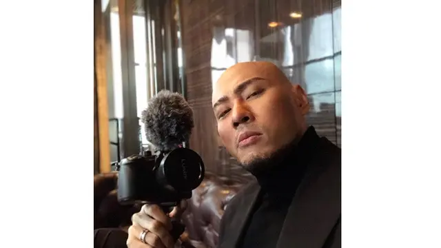 Transformasi Penampilan Deddy Corbuzier, dari Mentalist Hingga ...