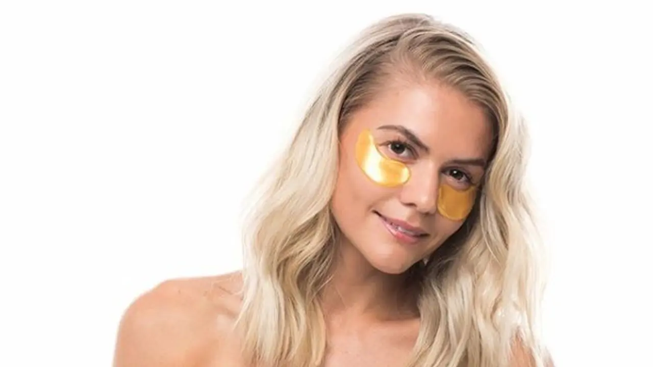 Benarkah masker bawah mata efektif hilangkan tanda penuaan? - Beauty Fimela.com