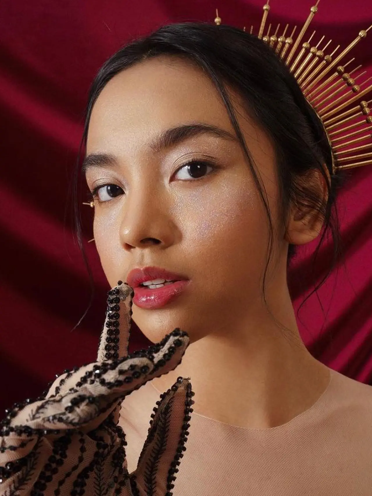 8 Gaya Pemotretan Terbaru Lyodra Ginting Pakai Dress dan Headpiece ...