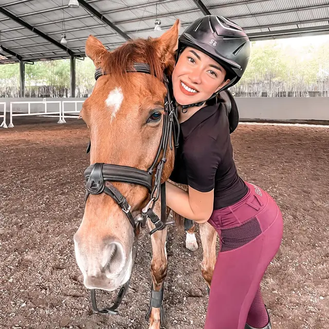 7 Gaya Baby Jovanca Saat Latihan Berkuda yang Curi Perhatian - Hot ...