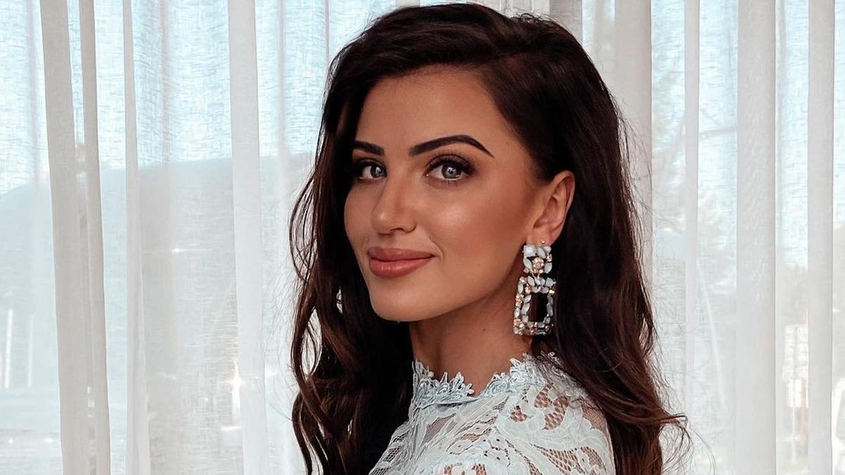 Chanique Rabe, Wakil Namibia Sabet Mahkota Miss Supranational 2021 ...