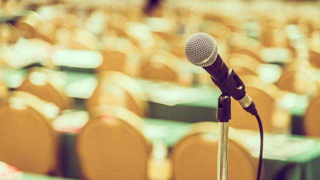 15 Cara Berpidato yang Efektif untuk Memikat Audiens, Pelajari tiap ...