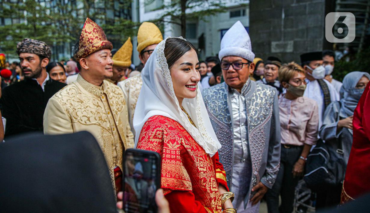 Pesona Novita Hardini, Istri Bupati Trenggalek yang Jadi Pemeran di ...