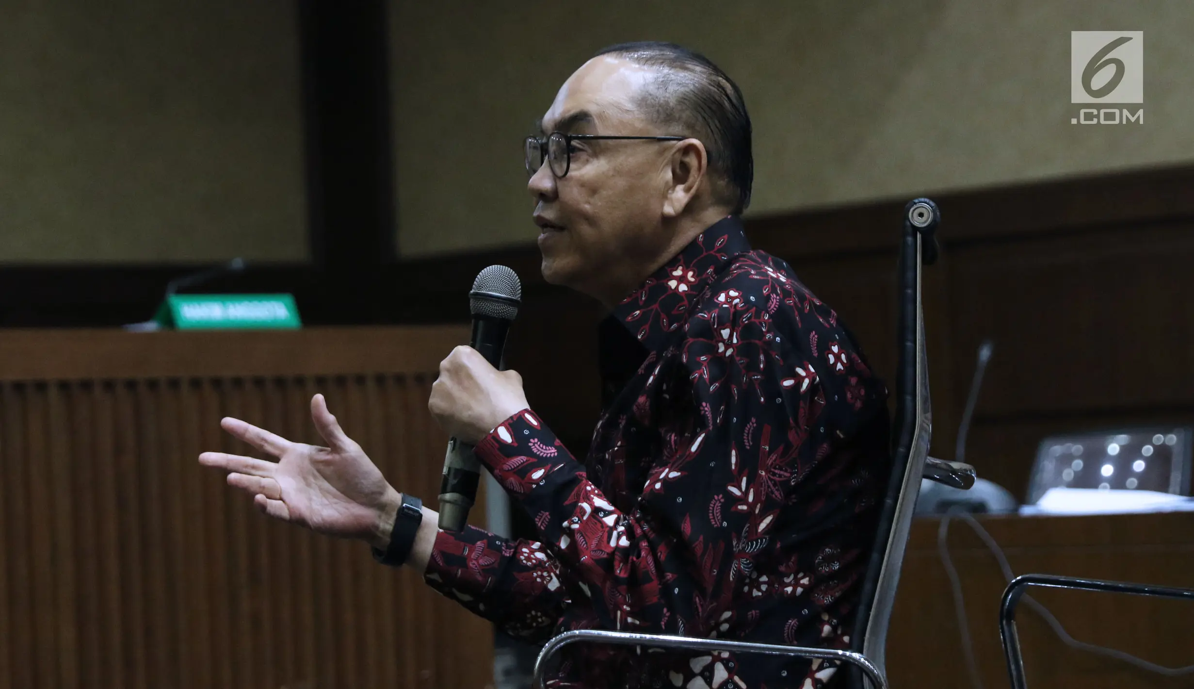 FOTO: Johannes Budisutrisno Kotjo Beri Keterangan di Sidang Suap PLTU ...