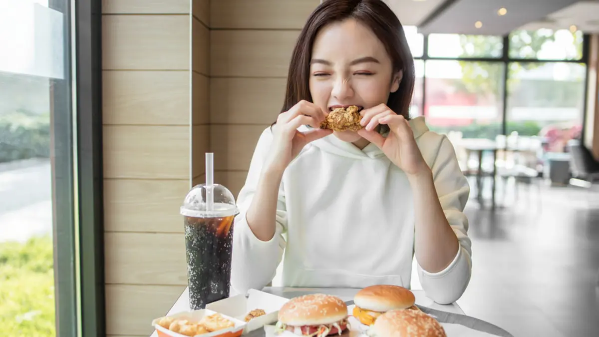 5 Jenis Makanan Enak dan Lezat Tapi Bikin Gemuk - Food Fimela.com