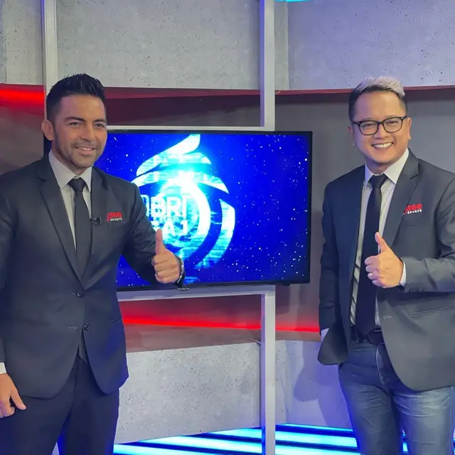 5 Potret Javier Roca Pelatih Baru Persik Kediri di Luar Lapangan BRI ...