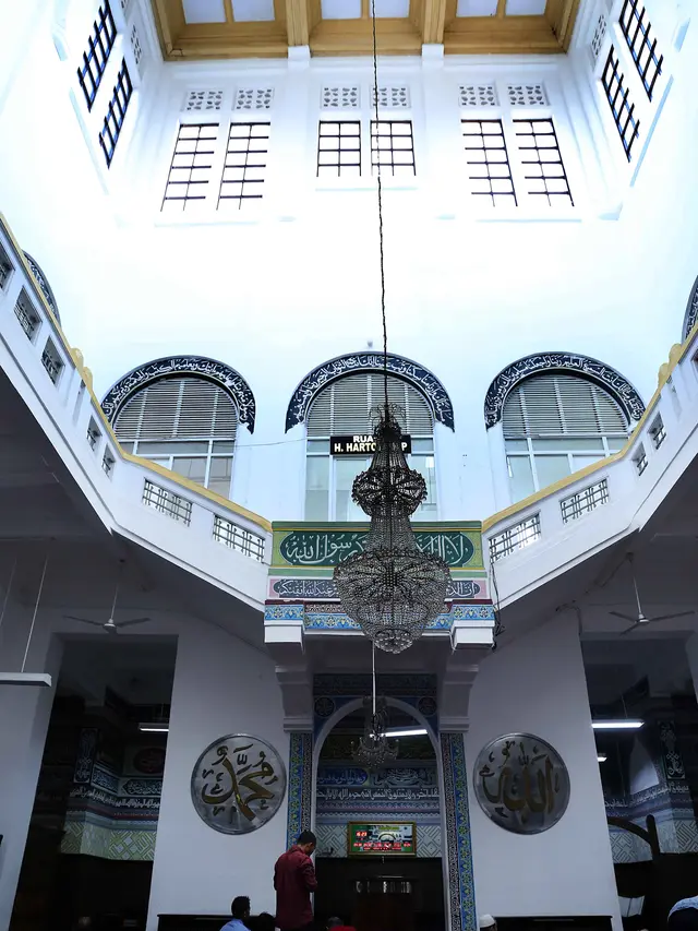 6 Fakta Menarik Masjid Cut Meutia yang Punya Arsitektur Unik ...