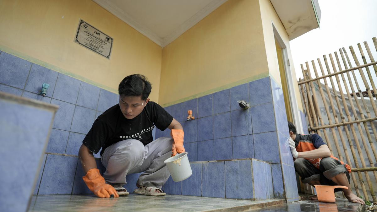 Masjid Lebih Bersih! Cecep 'Cleanermasjid' Gotong Royong Bareng ...