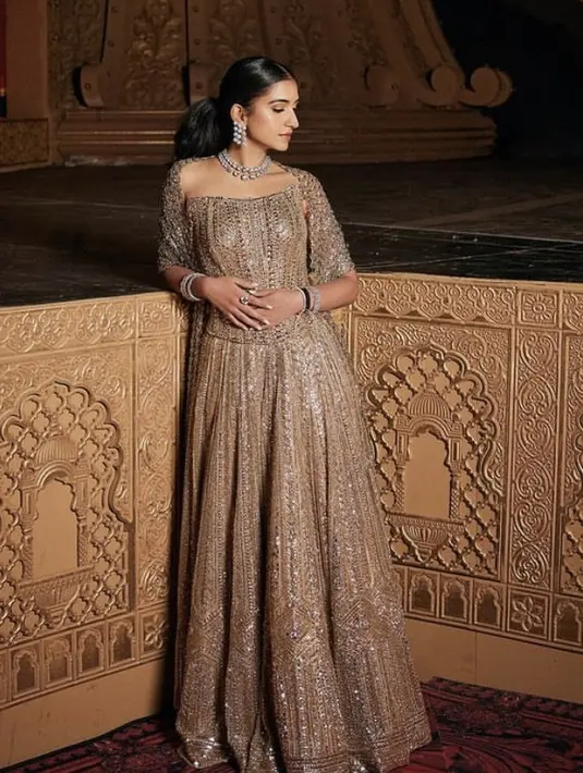 6 Gaya Glamor Calon Mantu Orang Terkaya di Asia Mukesh Ambani, Radhika ...
