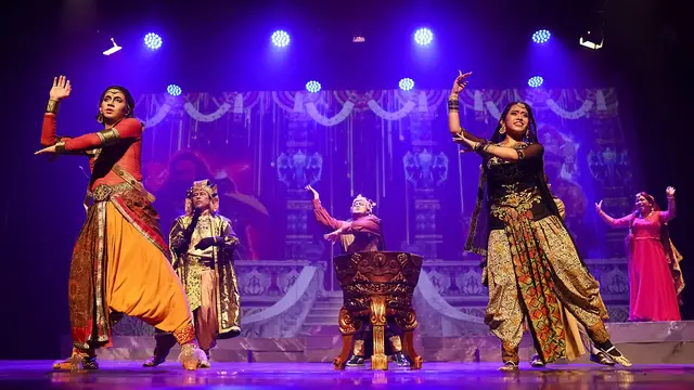 Pengertian Seni Teater, Ciri-Ciri, Fungsi, Unsur, dan Jenis-jenisnya ...