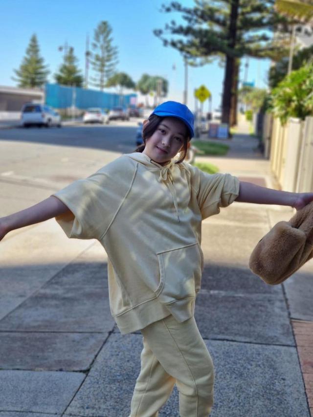 6 Potret Mikha Anak Nafa Urbach, Kini Sudah Beranjak Remaja - Hot ...