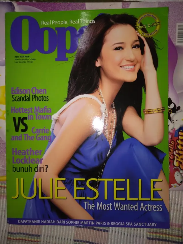 6 Foto Jadul Julie Estelle Saat Jadi Cover Model Majalah, Curi Perhatian - Hot Liputan6.com