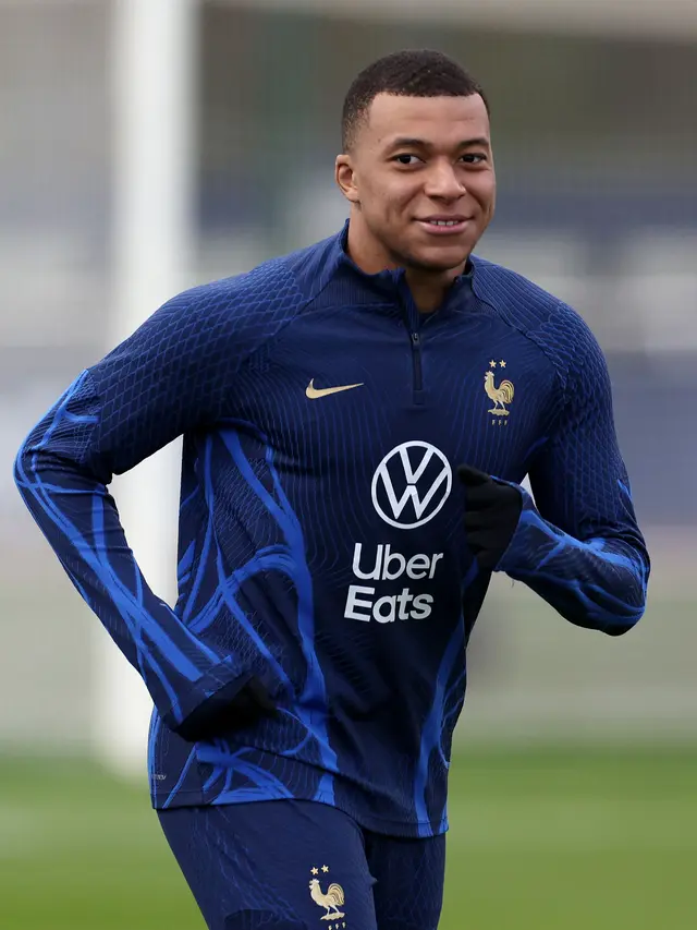 Zidane Simpan Keinginan Melatih Kylian Mbappe, di Timnas Prancis atau Real Madrid Nih? - Dunia ...