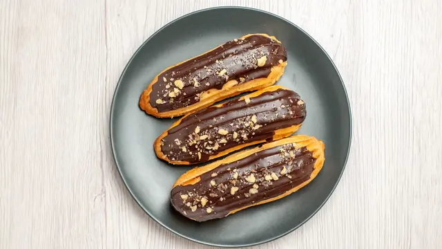 Chocolate Eclair Recipe: Making the Elegant French Dessert at Home ...