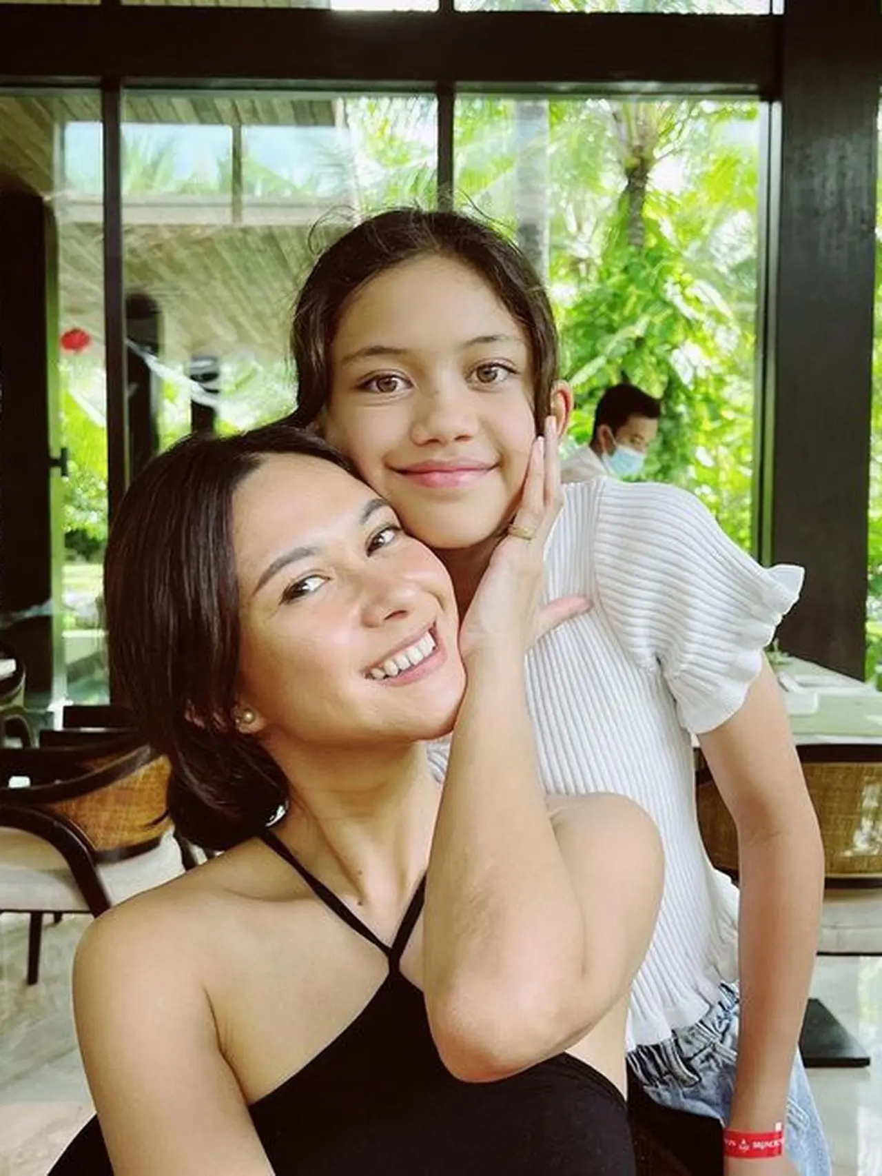 Makin Memesona, Ini 6 Potret Sarah Deana Anak Nana Mirdad dan Andrew White - Entertainment ...