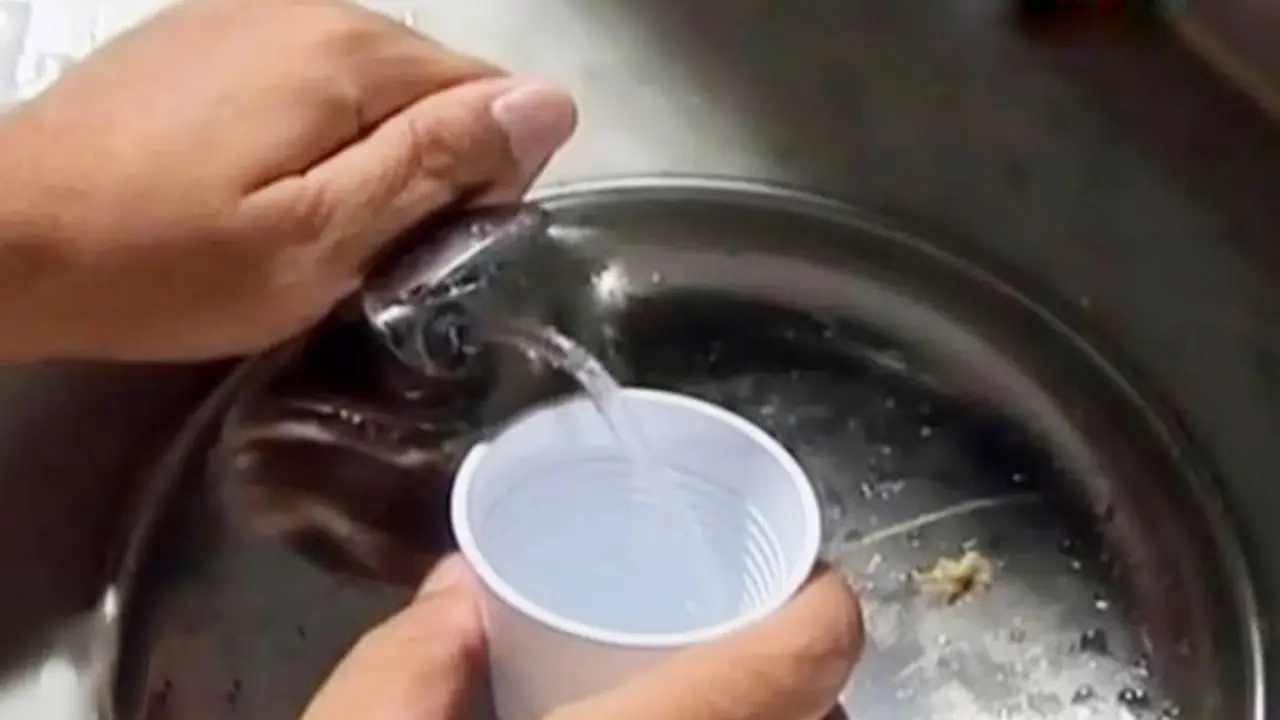 Doa Minum Air Zamzam: Tata Cara, Keutamaan dan Manfaatnya - Hot ...