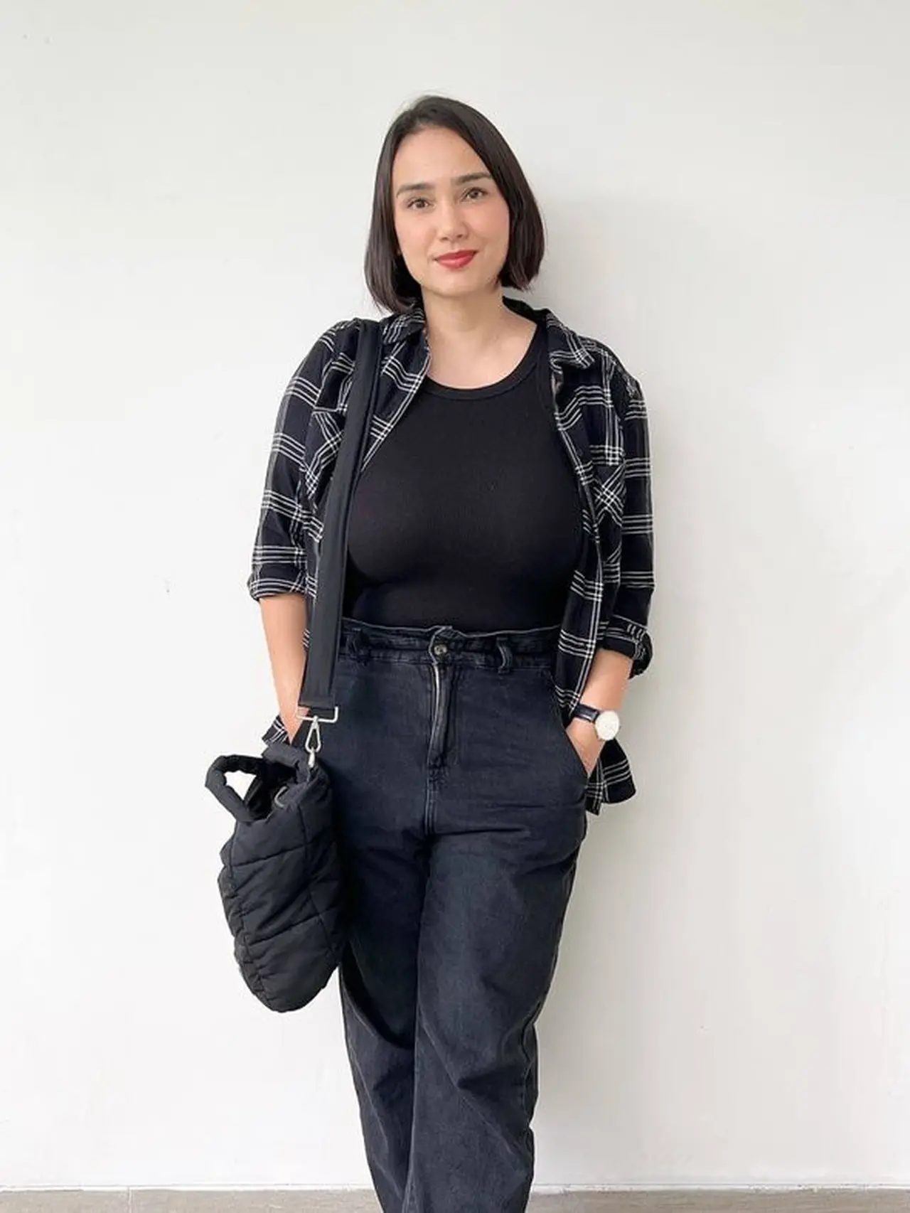 Sembuh dari Kanker, Ini 6 Potret Feby Febiola yang Makin Cantik Menawan ...