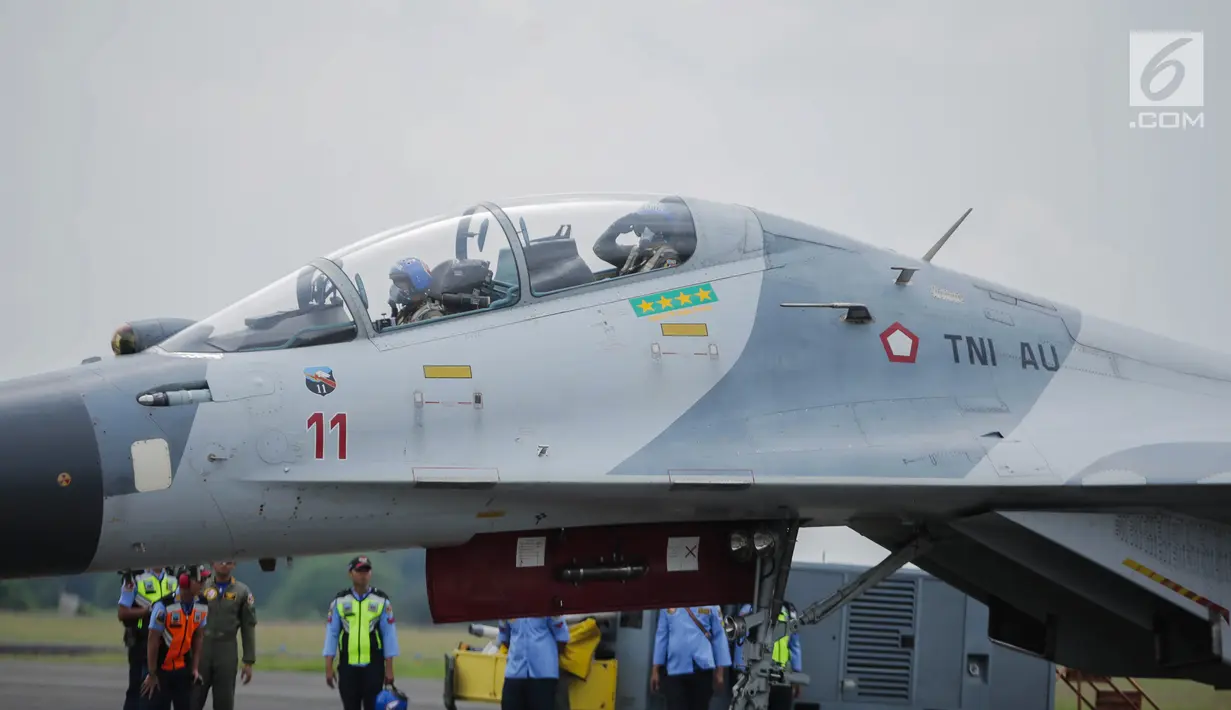 FOTO: KSAU, KSAD, dan KSAL Joy Flight Naik Sukhoi SU-30 - Foto Liputan6.com