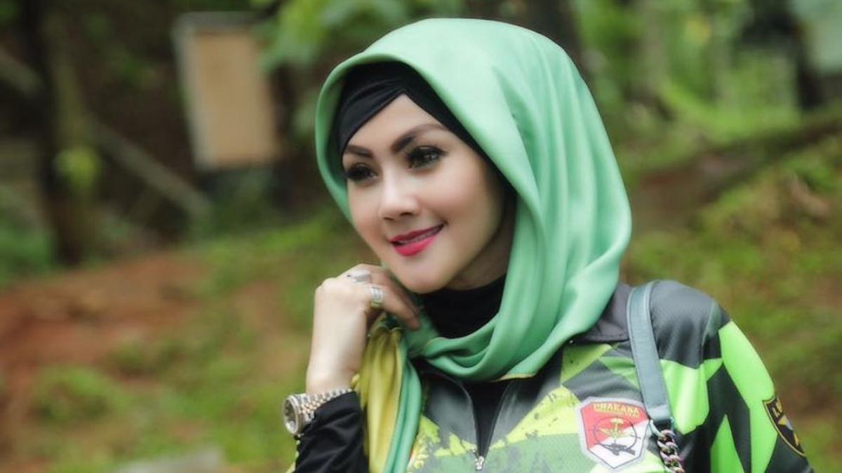 Ade Fitrie Makin Sibuk Setelah Berhijab - ShowBiz Liputan6.com