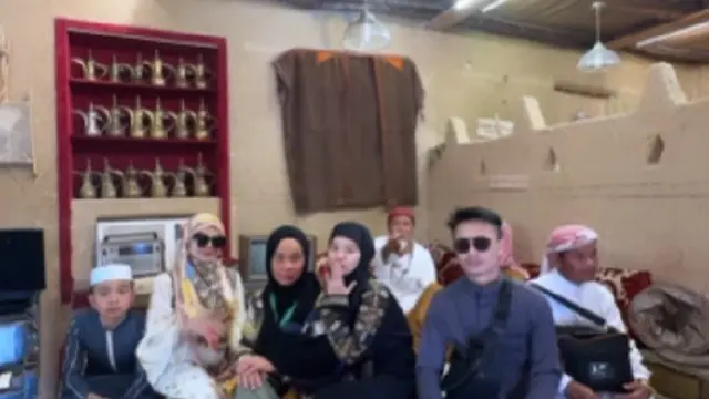 Simak Syarat Umroh 2023, Aurel Hermansyah Baru Pulang, Rieke Diah ...