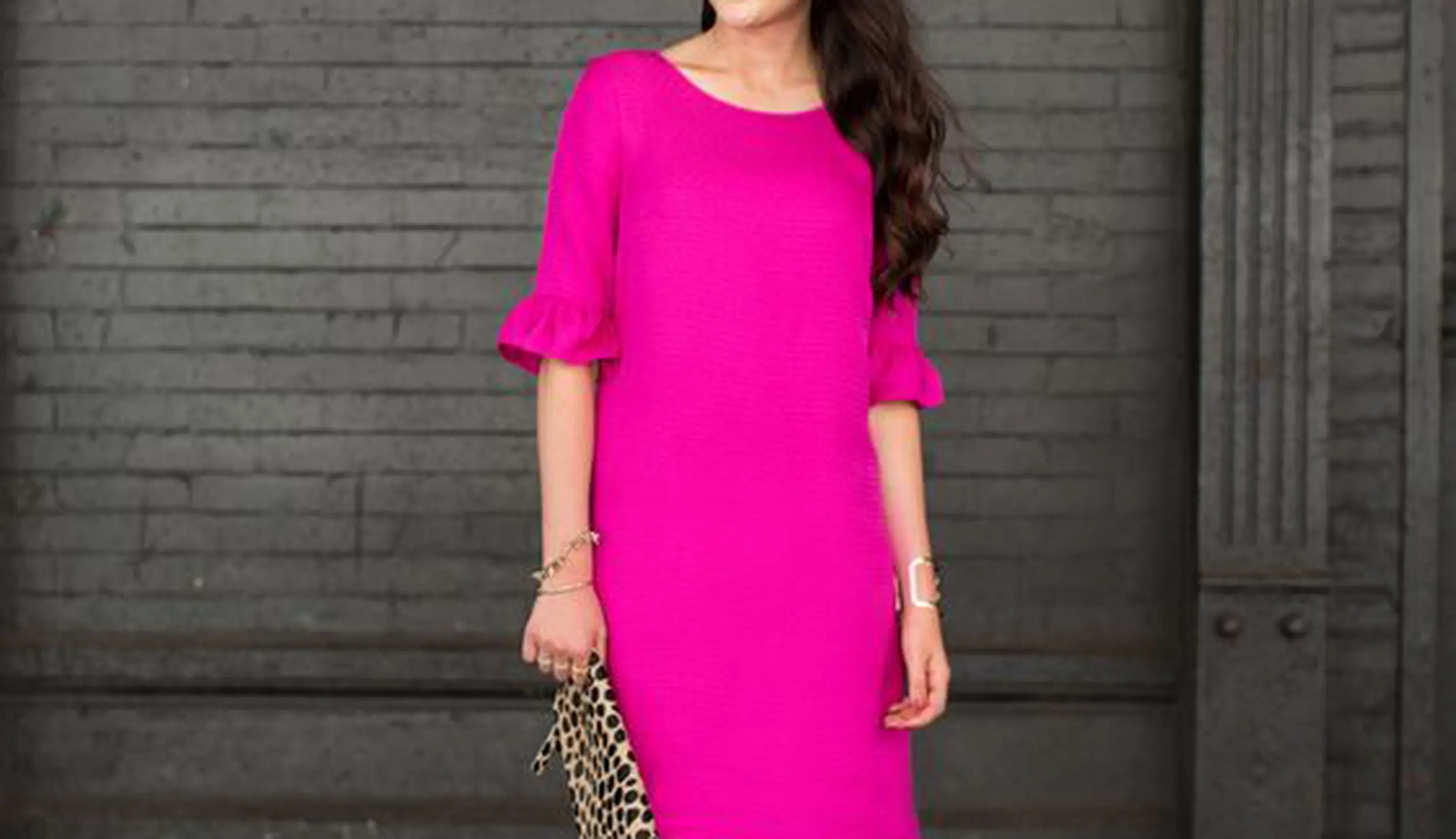 8 Ide Tampil Super Stylish & Anti Norak Dengan Baju Warna Neon