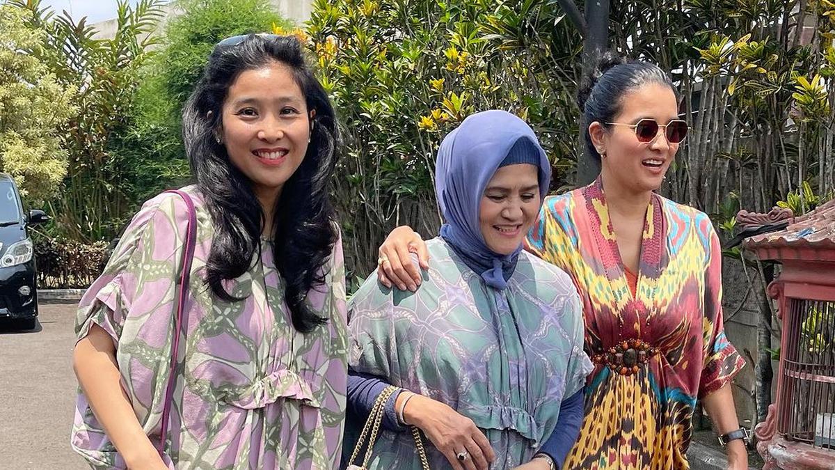 5 Potret Harmonis Olivia Zalianty dan sang Ibu Tetty liz Indriati ...
