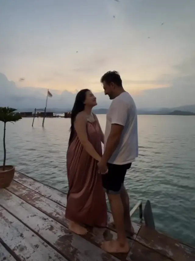 7 Potret Nathalie Holscher dan Ladislao Liburan di Lampung, Bak Pasangan Bulan Madu - Hot ...