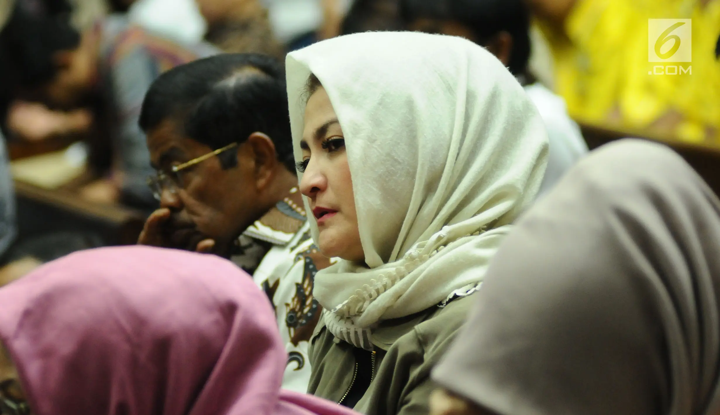 FOTO: Deisti Astriani Tagor Setia Ikuti Persidangan Setya Novanto - Foto Liputan6.com