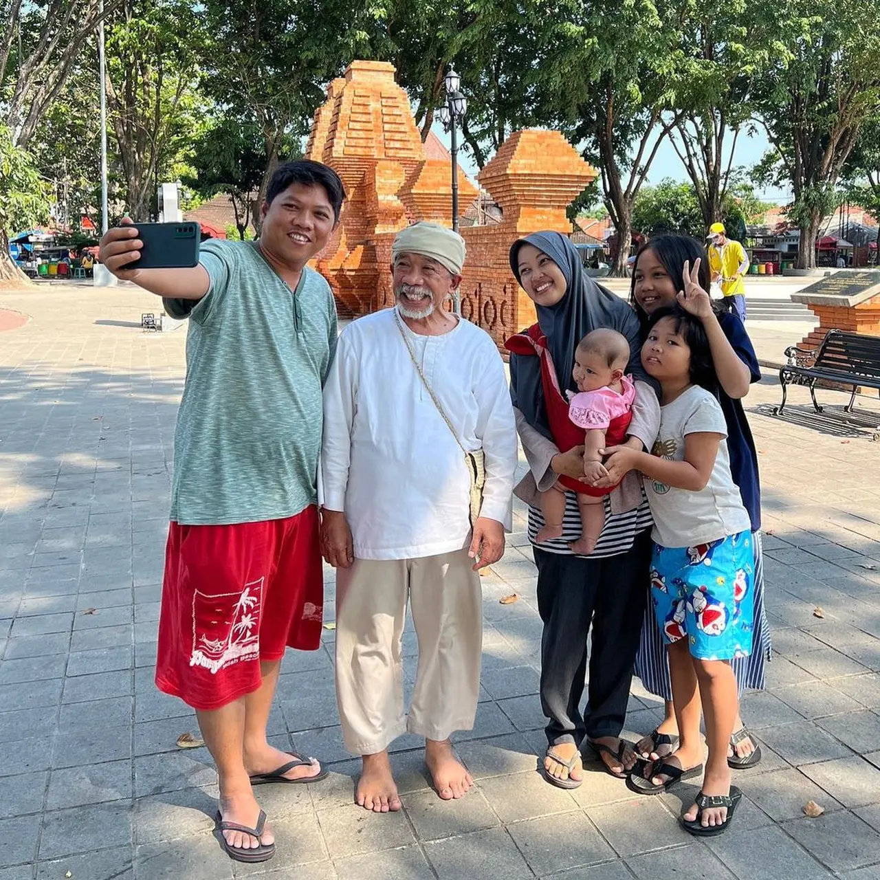 6 Potret Terbaru Qomar '4 Sekawan', Pelawak Senior Pernah Jadi Anggota ...