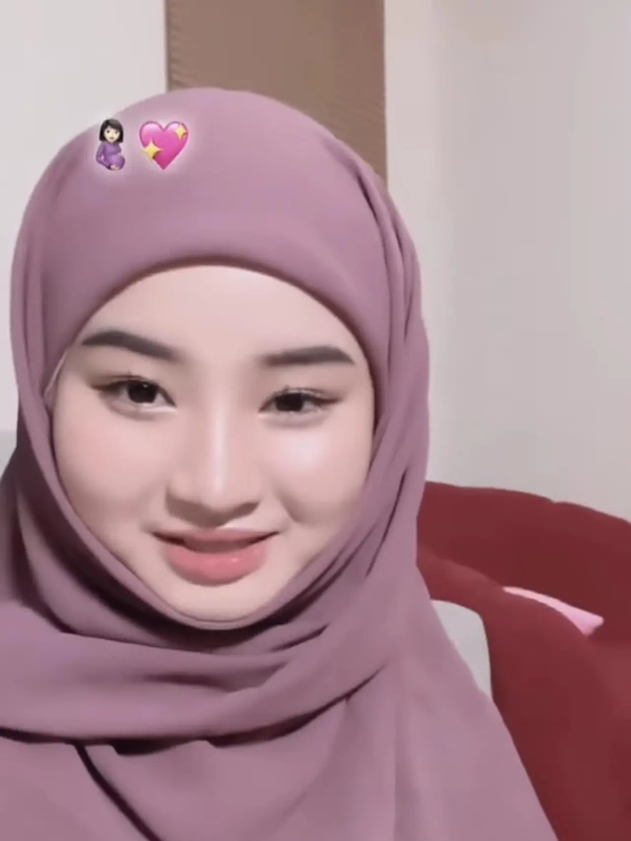 Inara Rusli Buat Catheez Tampil Berhijab, Cantiknya Bikin Pangling