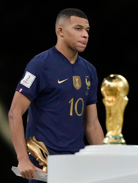 Top Skor Piala Dunia 2022, Kylian Mbappe Bawa Pulang Sepatu Emas - Foto Liputan6.com