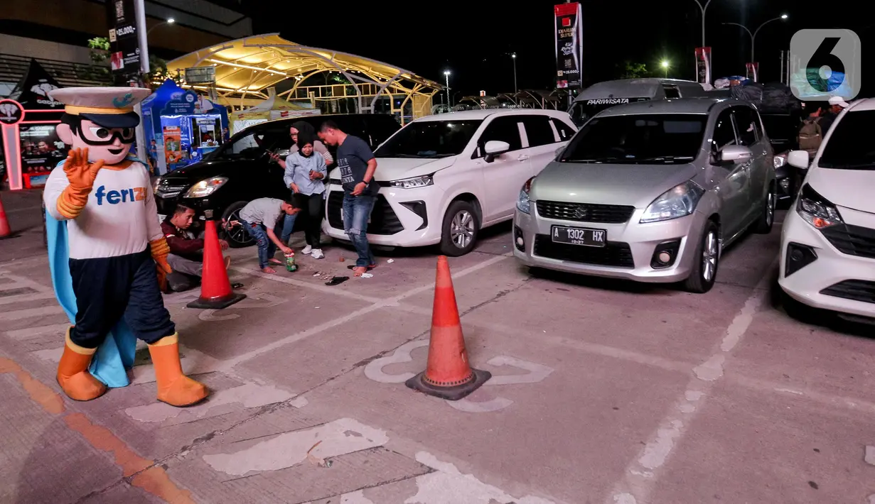 Hibur Pemudik, Kapten Ferizy Hadir di Pelabuhan Merak - Foto Liputan6.com