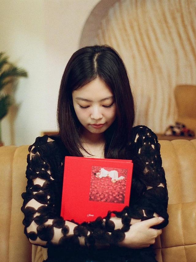 Kolaborasi dengan Doecchi, MV Lagu ExtraL Jennie Blackpink Langsung ...
