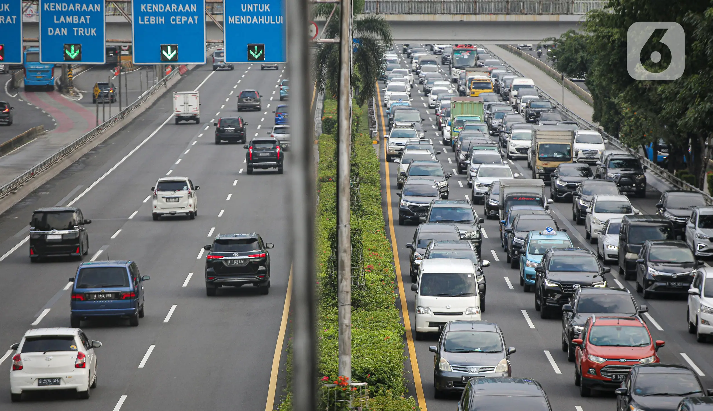 Sistem Bayar Tol Nirsentuh Dimulai Desember 2022 - Foto Liputan6.com