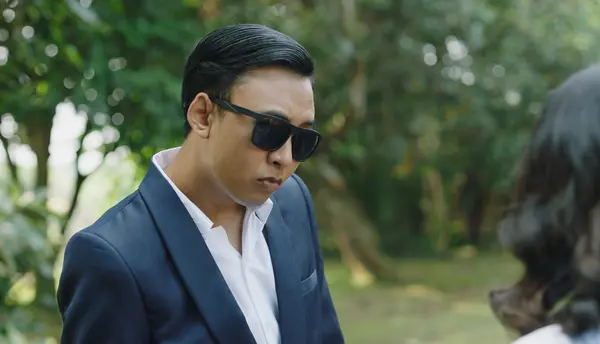 Drama Turki Azizah: Cinta 6 Hati, Enam Saudara Tanpa Orang Tua di Vidio - On Off Liputan6.com