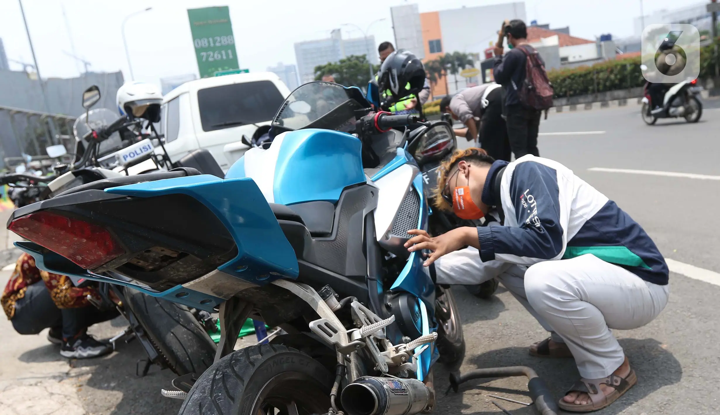 FOTO: Razia Motor Berknalpot Bising, Pengendara Diwajibkan Ganti ...