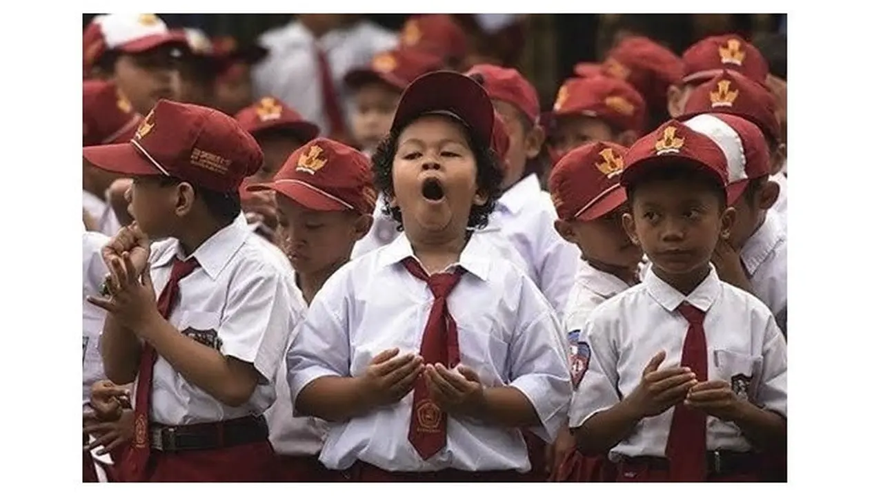 6 Pose Anak Sekolah Lagi Menguap Ini Bikin Auto Ngantuk - Hot Liputan6.com
