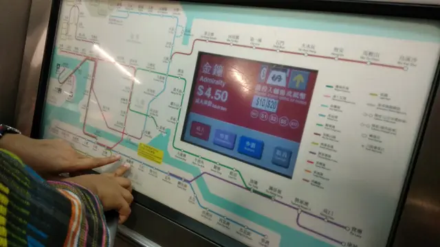 MTR Hong Kong Bakal Pakai Pembayaran QR Code dari AlipayHK - Tekno ...