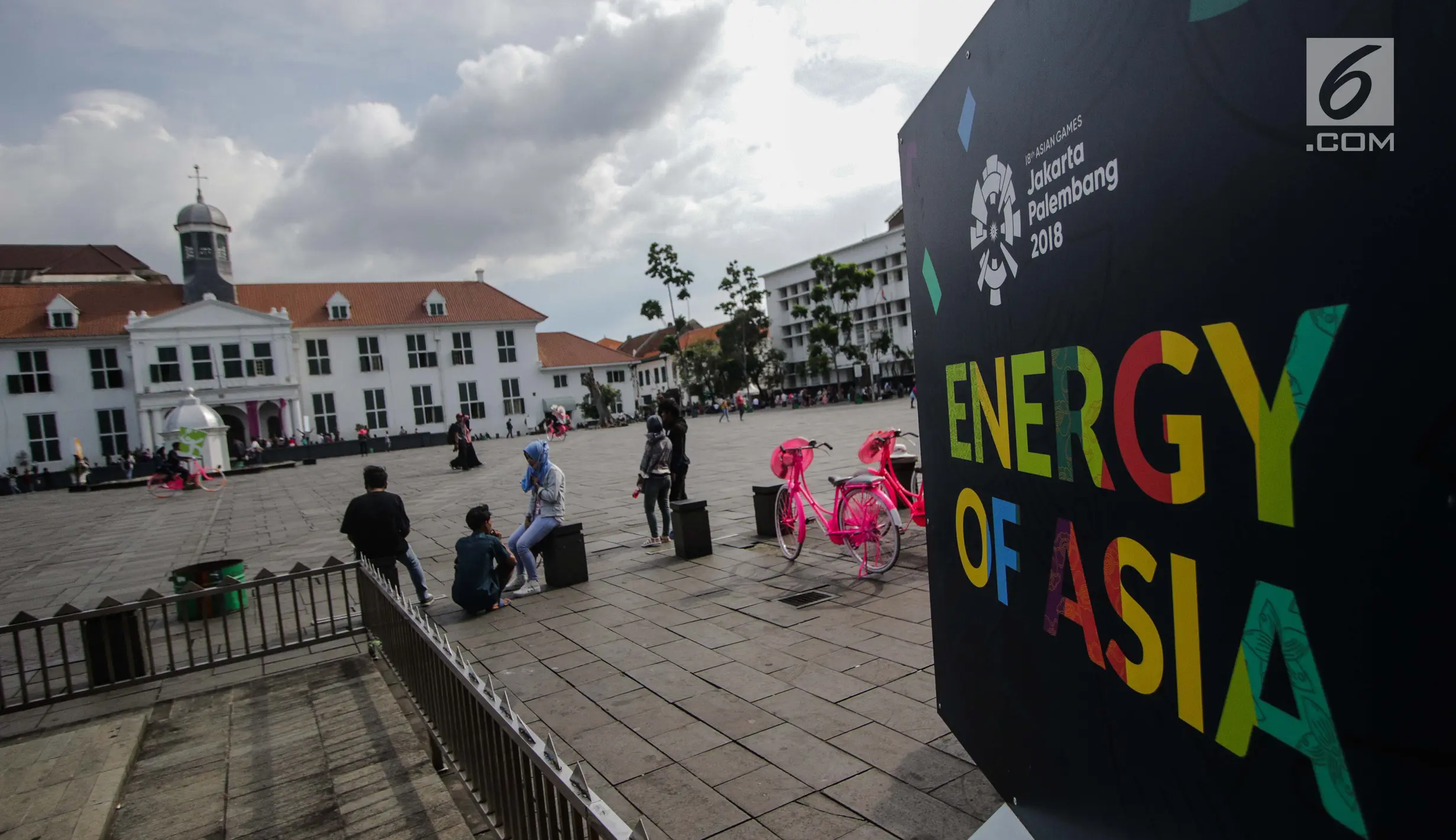 PHOTO: Ornamen Asian Games 2018 Eksis di Kota Tua - Foto Liputan6.com
