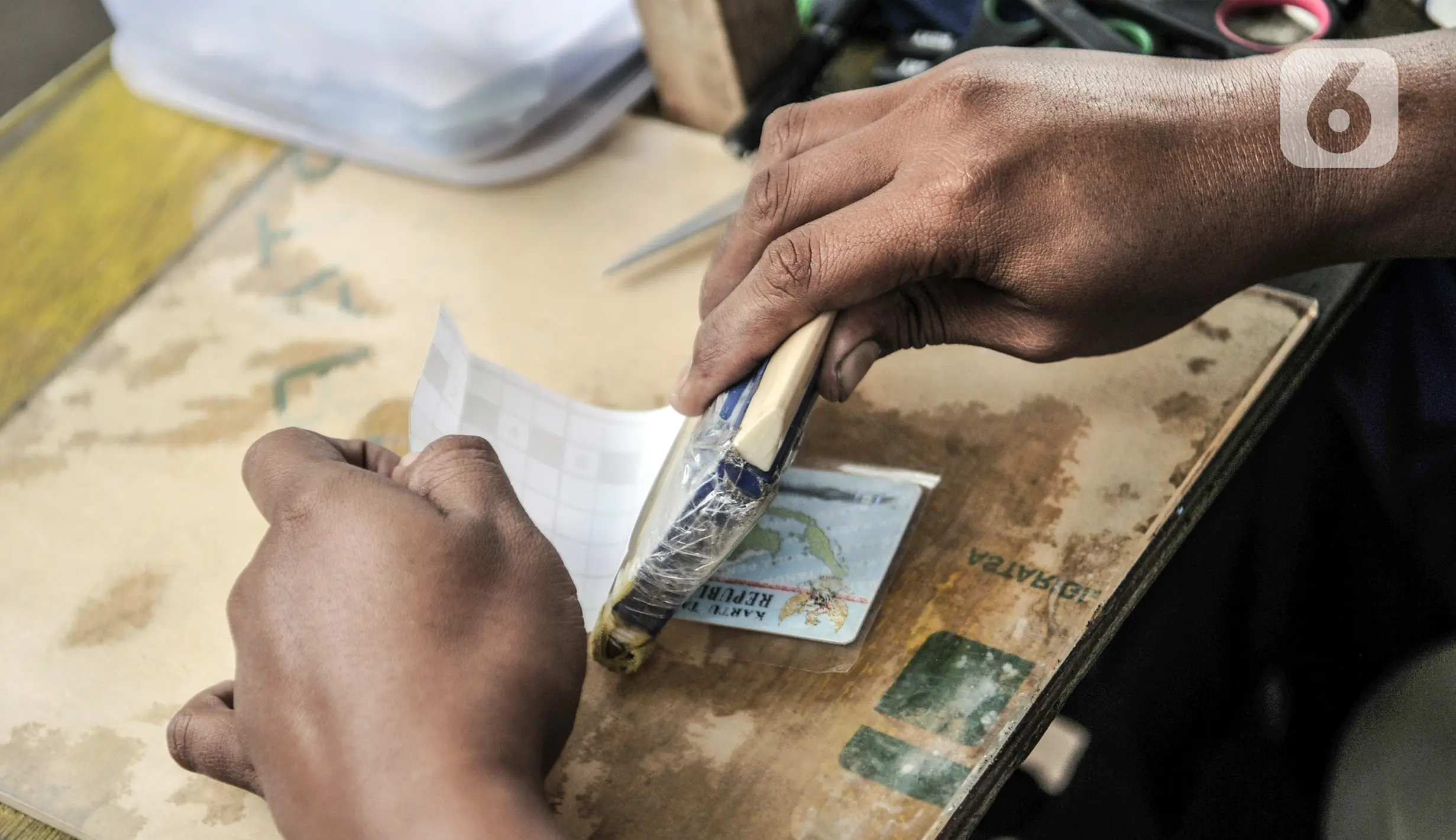 FOTO: Jasa Servis KTP Keliling di Tengah Pandemi COVID-19 - Foto ...