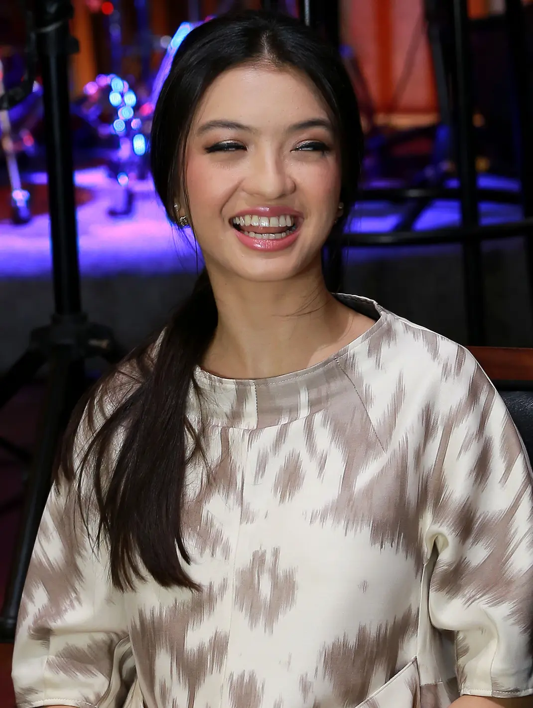 Raline Shah Bangga Jadi Model Video Klip Sang Idola, Andre Hehanussa ...