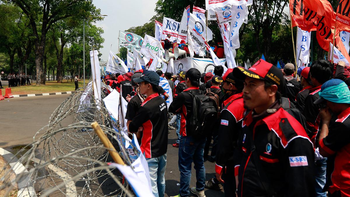 Buruh Ancam Mogok Kerja pada 18 November - Bisnis Liputan6.com